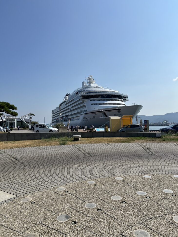 【社員の休日レポート④】夏休み最終日、サンポート高松で出会った豪華客船「飛鳥Ⅲ」